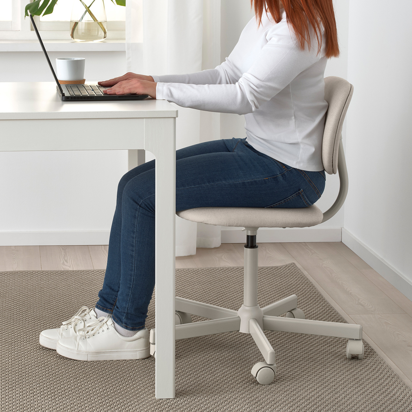 BLECKBERGET swivel chair Idekulla beige - IKEA