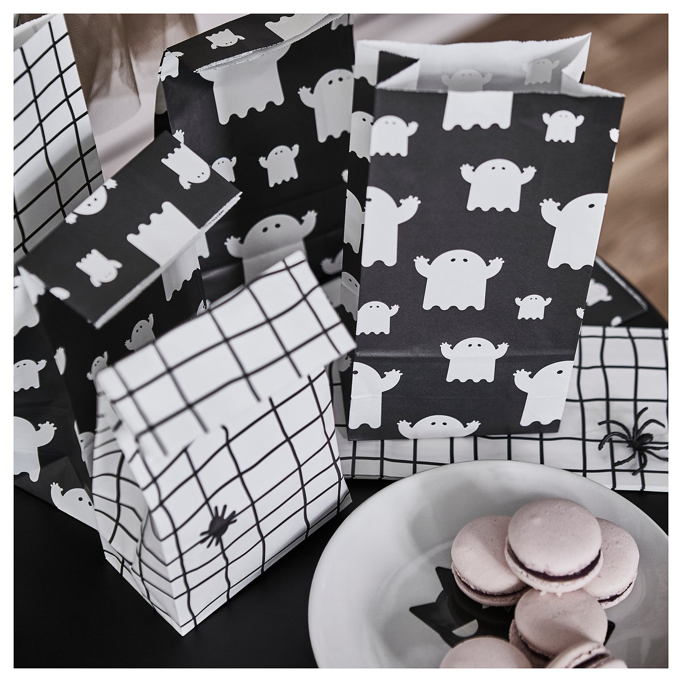 KUSTFYR paper bag mixed patterns white/black - IKEA