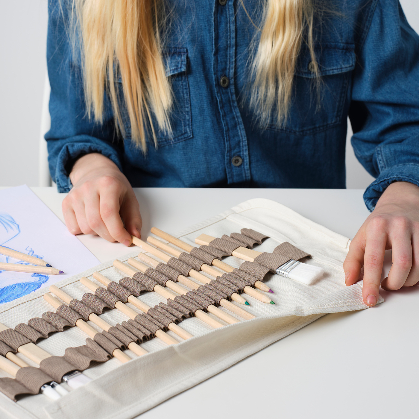 SOLFÅGEL roll-up pencil case beige - IKEA