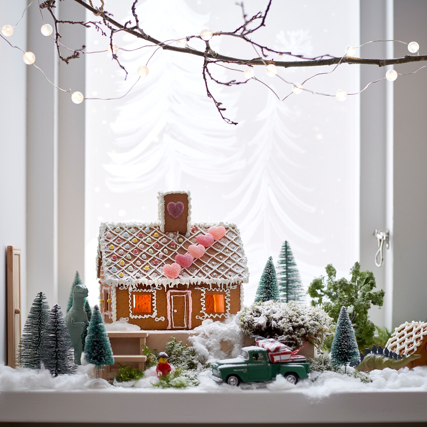 VINTERSAGA gingerbread house - IKEA